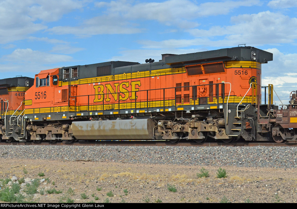 BNSF 5516